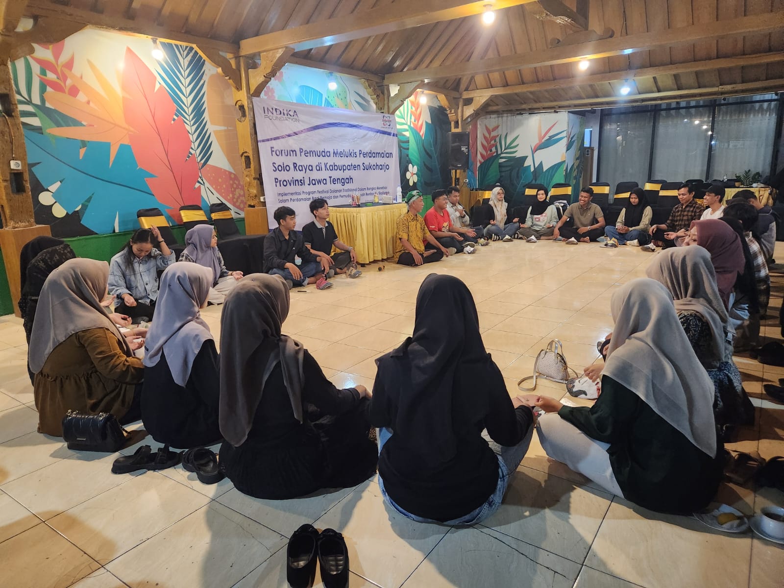 Forum Pemuda Melukis Perdamaian, Mengungkap Imajinasi dan Simbol ...