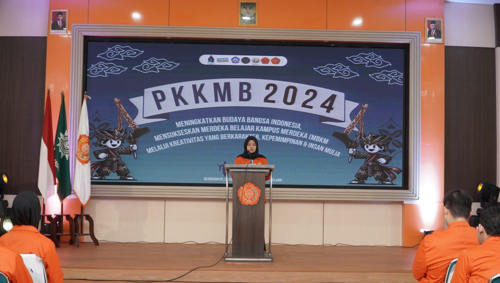 Sambut 705 Mahasiswa Baru, ITS PKU Muhammadiyah Solo Gelar Parade Nusantara