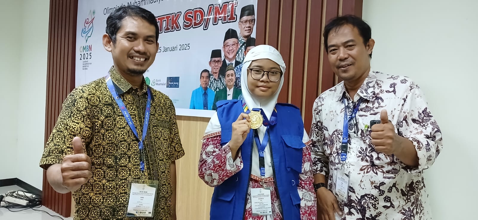 Siswa dan Kepsek SD Muh 1 Solo Sabet Emas dan Perak di OMBN Semarang